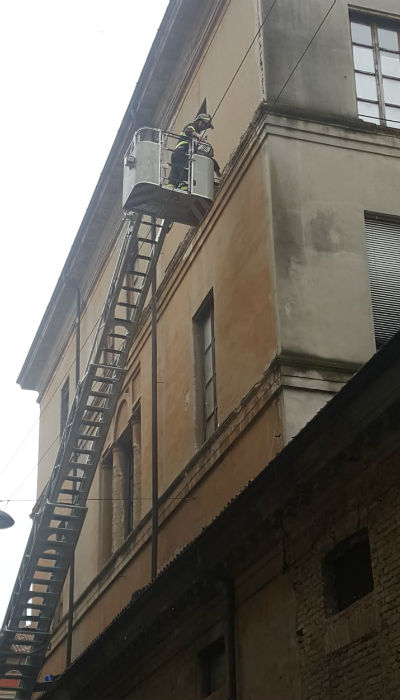Caduta calcinacci in via Boldori, strada riaperta - Cremonaoggi