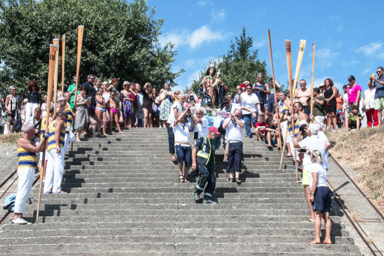 I cremonesi sposano la tradizione: folla per la processione della ...