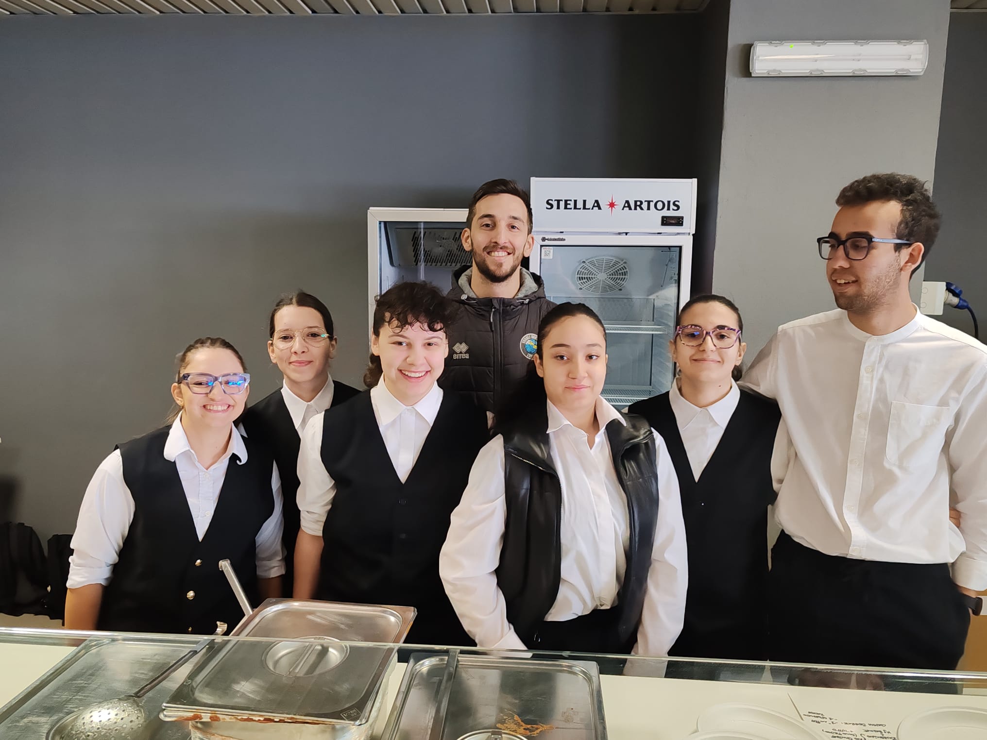 Alberghiero Einaudi: serviti 900 pasti alla Stradivari Cup 2024 ...