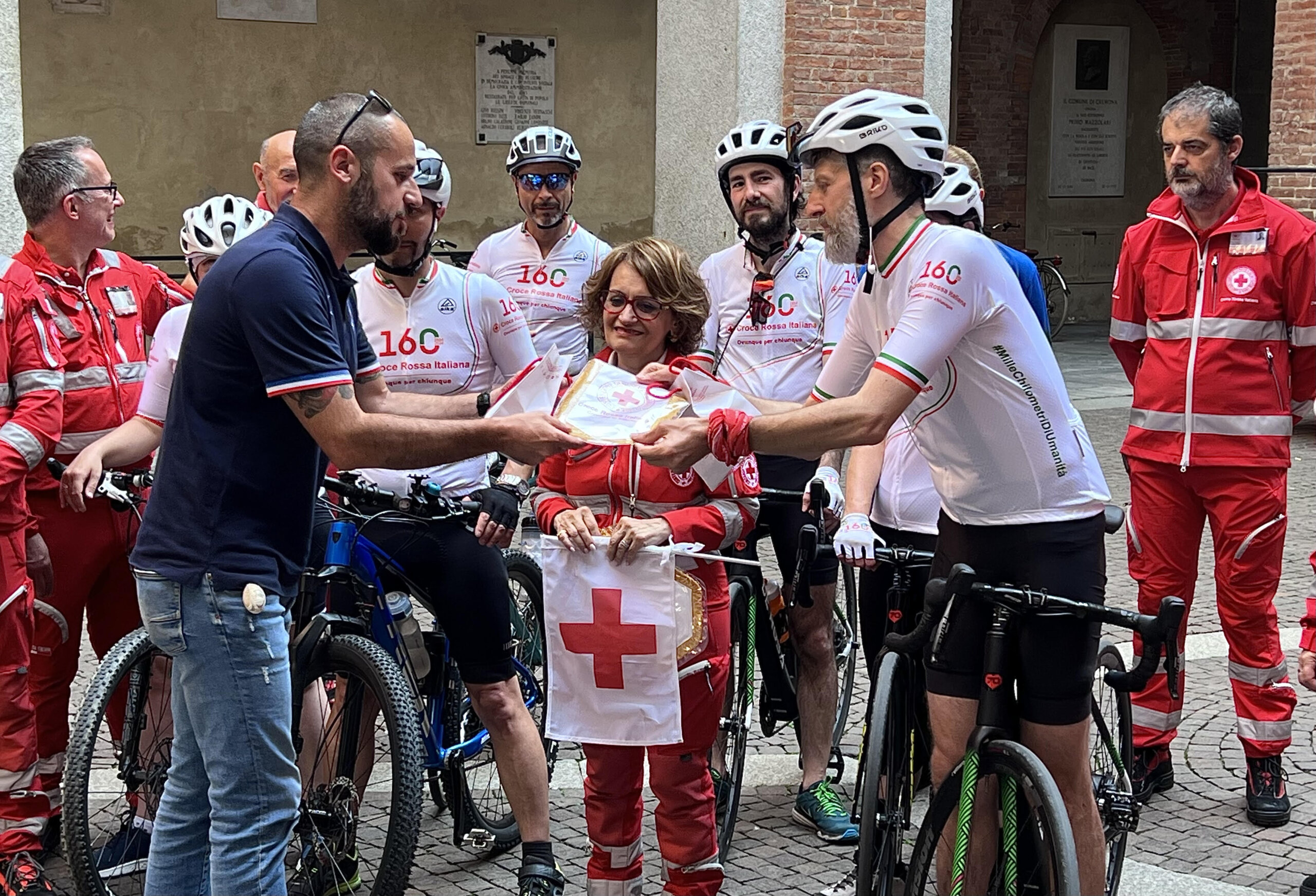 La Croce Rossa di Cremona protagonista alla staffetta del 160 ...