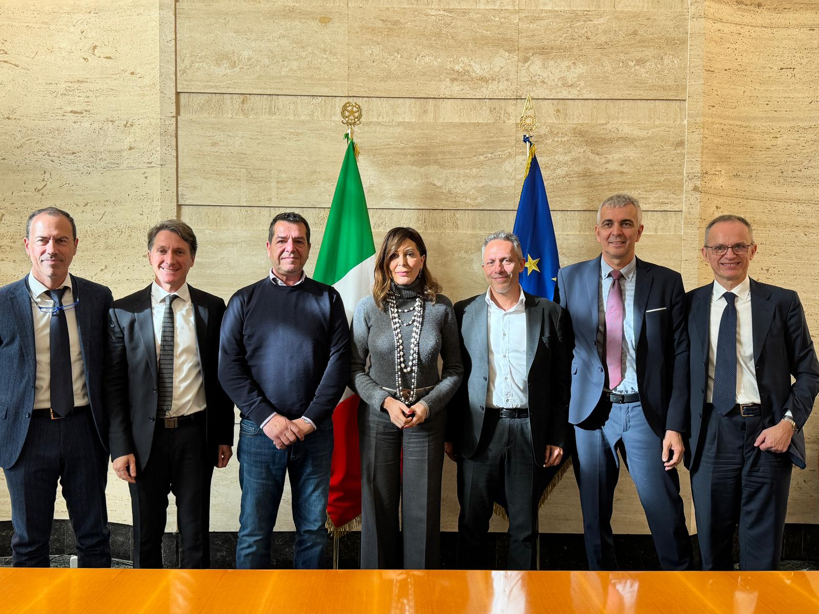 L’Infinity 1 - Pala Cremona si presenta al ministro Santanchè - Cremonaoggi