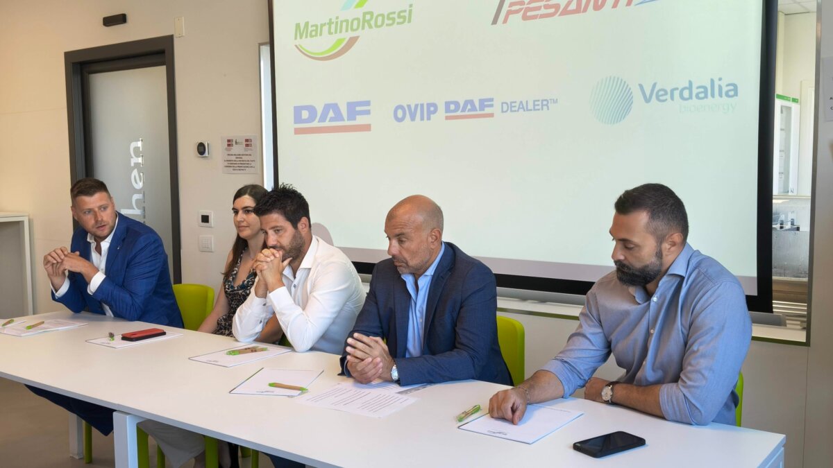 Martino Rossi presenta il camion 100% elettrico per il trasporto a ...